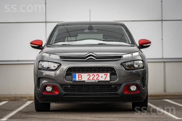 Pelēks Citroen C4 Cactus 2018 Rīga, ar dzinēja tilpumu 1.20 L un nobraukumu 94 tūkst. km par 9500 €, foto 2 vietnē AUTOMOTO.COM.LV