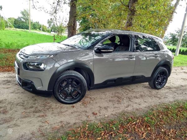 Grey Citroen C4 Cactus 2018 in Vilkaviskis, with an engine capacity of 1.56 L and mileage of 143 thousand km for 5850 €, photo 3 on AUTOMOTO.COM.LV