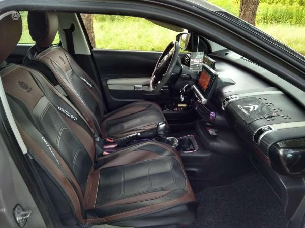 Grey Citroen C4 Cactus 2018 in Vilkaviskis, with an engine capacity of 1.56 L and mileage of 143 thousand km for 5850 €, photo 10 on AUTOMOTO.COM.LV