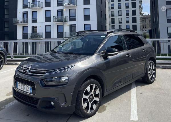 Pelēks Citroen C4 Cactus 2019 Viļņa, ar dzinēja tilpumu 1.20 L un nobraukumu 155 tūkst. km par 9801 €, foto 1 vietnē AUTOMOTO.COM.LV
