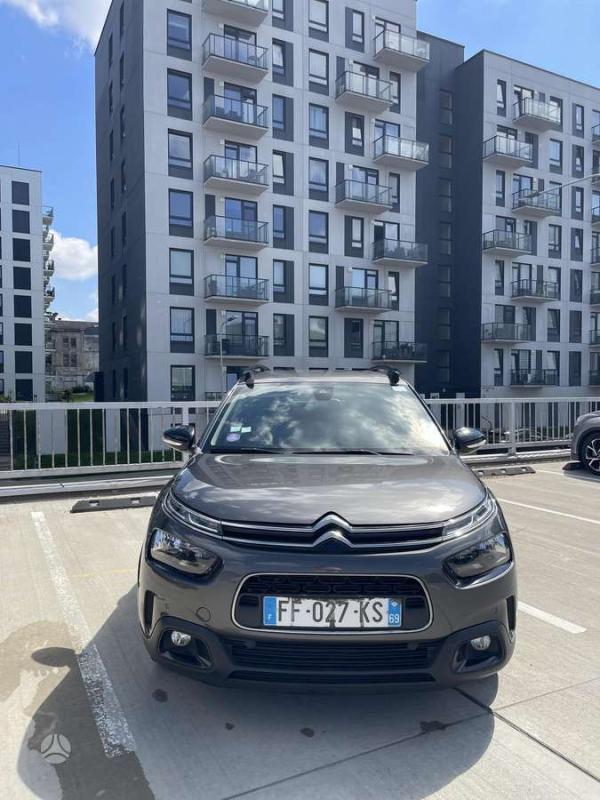 Pelēks Citroen C4 Cactus 2019 Viļņa, ar dzinēja tilpumu 1.20 L un nobraukumu 155 tūkst. km par 9801 €, foto 2 vietnē AUTOMOTO.COM.LV