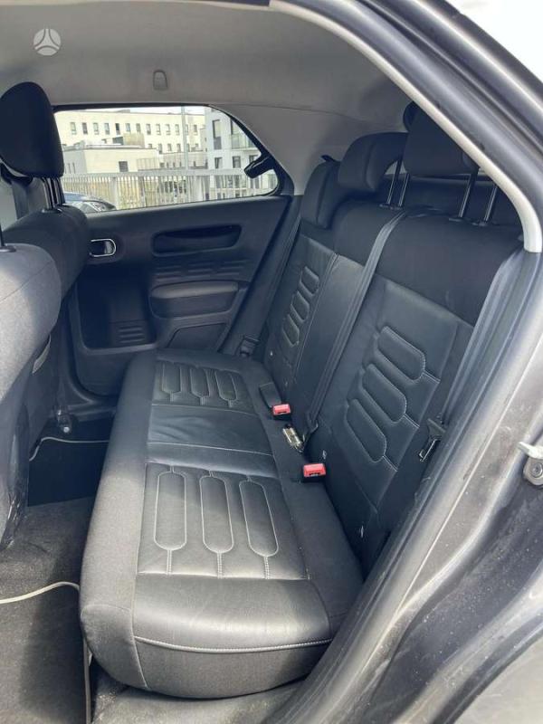 Pelēks Citroen C4 Cactus 2019 Viļņa, ar dzinēja tilpumu 1.20 L un nobraukumu 155 tūkst. km par 9801 €, foto 7 vietnē AUTOMOTO.COM.LV