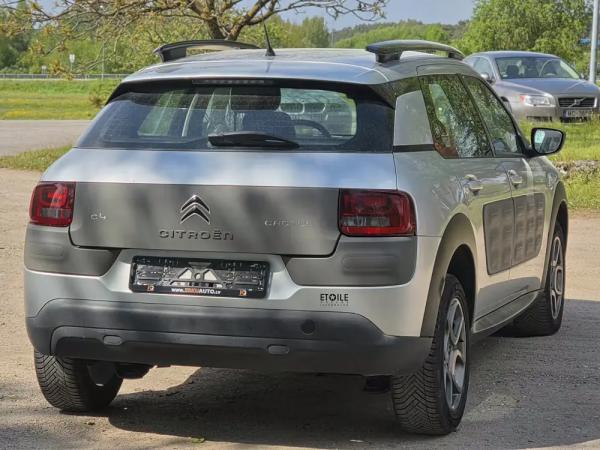 Grey Citroen C4 Cactus 2014 in Grobiņa, with an engine capacity of 1.20 L and mileage of 180 thousand km for 5500 €, photo 4 on AUTOMOTO.COM.LV