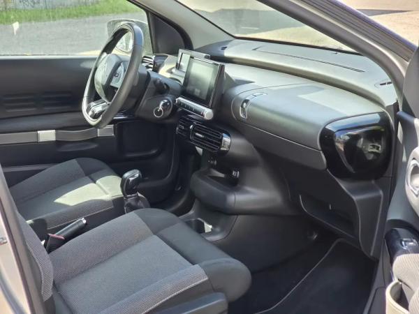 Grey Citroen C4 Cactus 2014 in Grobiņa, with an engine capacity of 1.20 L and mileage of 180 thousand km for 5500 €, photo 7 on AUTOMOTO.COM.LV