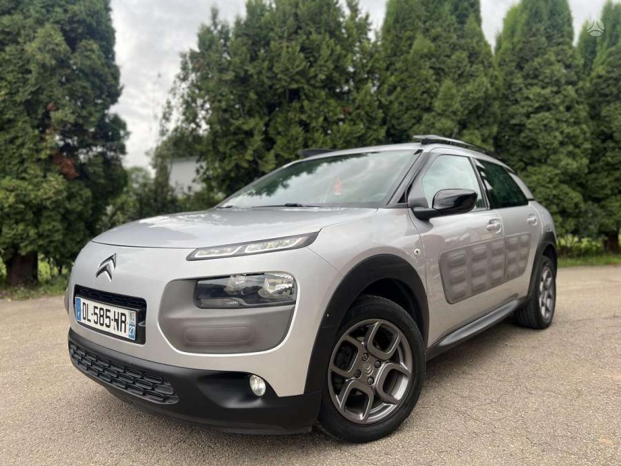Grey Citroen C4 Cactus 2014 in Taurage, with an engine capacity of 1.20 L and mileage of 142 thousand km for 4400 €, photo 1 on AUTOMOTO.COM.LV