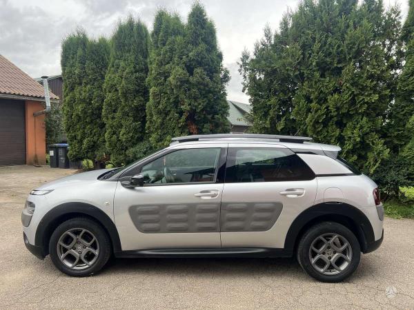 Pelēks Citroen C4 Cactus 2014 Tauragė, ar dzinēja tilpumu 1.20 L un nobraukumu 142 tūkst. km par 4400 €, foto 3 vietnē AUTOMOTO.COM.LV