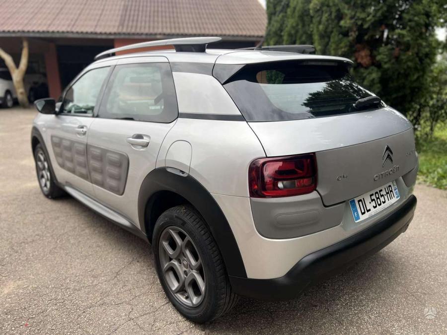 Grey Citroen C4 Cactus 2014 in Taurage, with an engine capacity of 1.20 L and mileage of 142 thousand km for 4400 €, photo 5 on AUTOMOTO.COM.LV