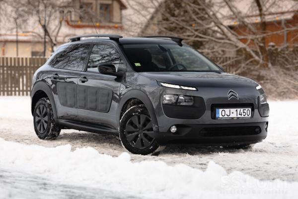 Grey Citroen C4 Cactus 2015 in Jelgava, with an engine capacity of 1.60 L and mileage of 252 thousand km for 5900 €, photo 2 on AUTOMOTO.COM.LV