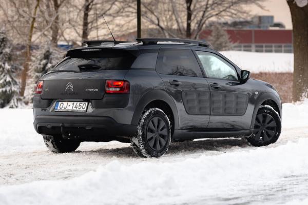 Grey Citroen C4 Cactus 2015 in Jelgava, with an engine capacity of 1.60 L and mileage of 252 thousand km for 5900 €, photo 5 on AUTOMOTO.COM.LV