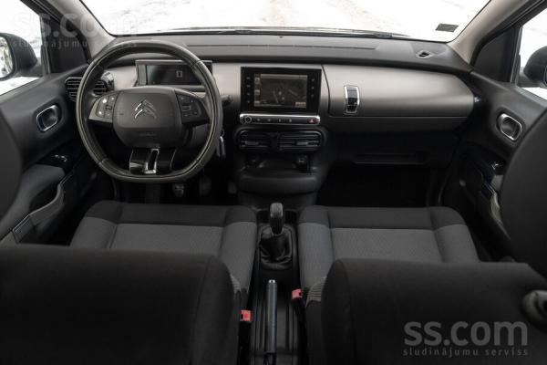 Grey Citroen C4 Cactus 2015 in Jelgava, with an engine capacity of 1.60 L and mileage of 252 thousand km for 5900 €, photo 8 on AUTOMOTO.COM.LV