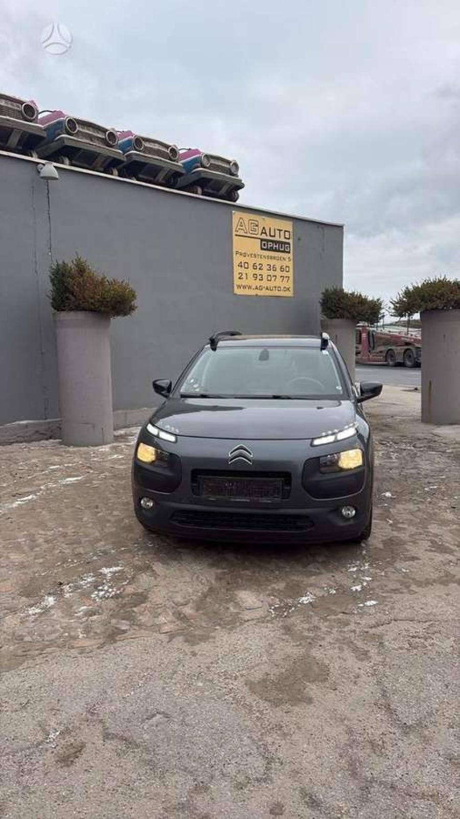 Grey Citroen C4 Cactus 2015 in Kaunas, with an engine capacity of 1.56 L and mileage of 210 thousand km for 6450 €, photo 2 on AUTOMOTO.COM.LV