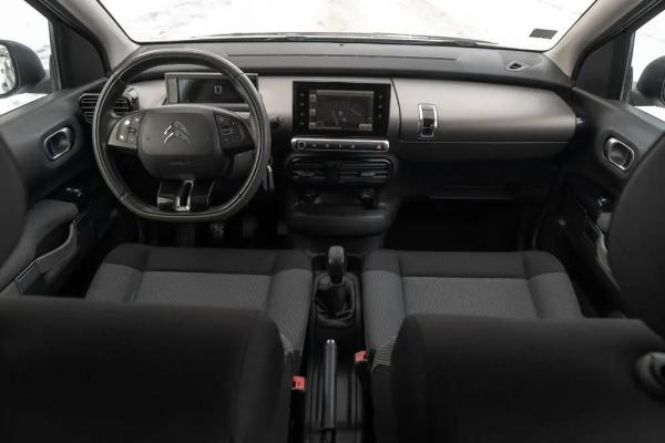 Grey Citroen C4 Cactus 2015 in Jelgava, with an engine capacity of 1.60 L and mileage of 252 thousand km for 5400 €, photo 8 on AUTOMOTO.COM.LV