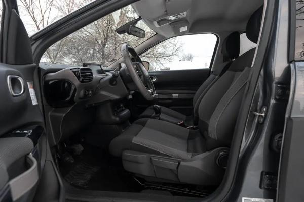 Grey Citroen C4 Cactus 2015 in Jelgava, with an engine capacity of 1.60 L and mileage of 252 thousand km for 5400 €, photo 9 on AUTOMOTO.COM.LV