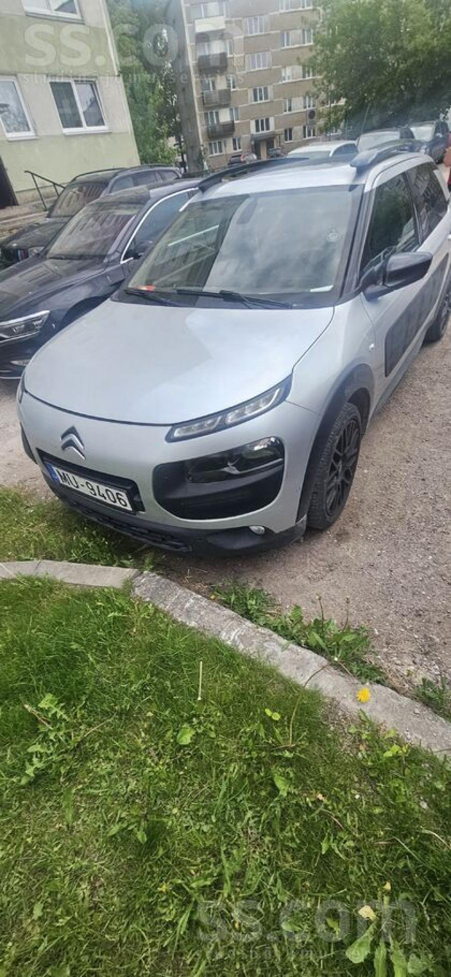 Grey Citroen C4 Cactus 2015 in Jelgava, with an engine capacity of 1.50 L and mileage of 290 thousand km for 5500 €, photo 1 on AUTOMOTO.COM.LV