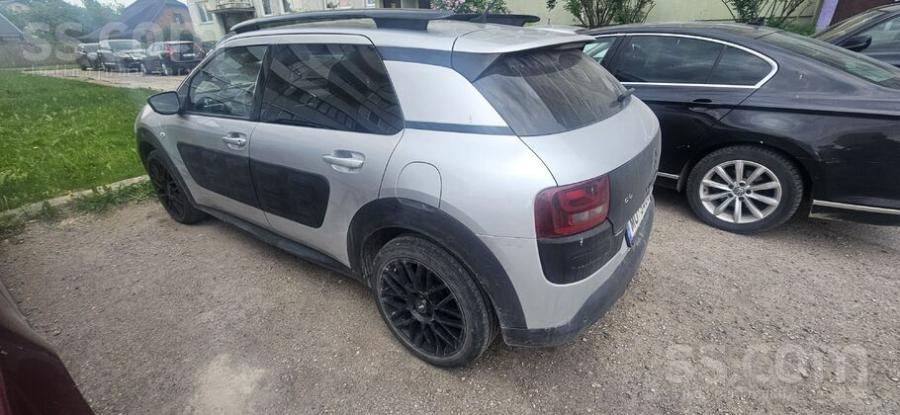 Grey Citroen C4 Cactus 2015 in Jelgava, with an engine capacity of 1.50 L and mileage of 290 thousand km for 5500 €, photo 3 on AUTOMOTO.COM.LV