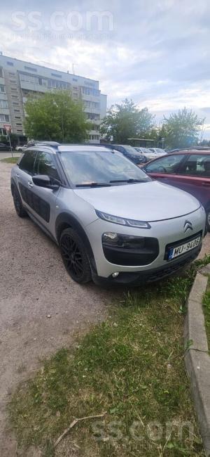Grey Citroen C4 Cactus 2015 in Jelgava, with an engine capacity of 1.50 L and mileage of 290 thousand km for 5500 €, photo 5 on AUTOMOTO.COM.LV