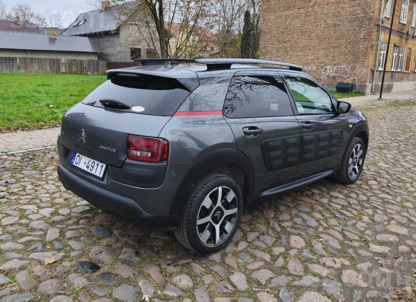 Grey Citroen C4 Cactus 2016 in Jelgava, with an engine capacity of 1.20 L and mileage of 0 thousand km for 6590 €, photo 3 on AUTOMOTO.COM.LV