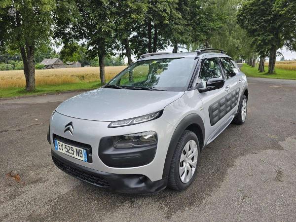Grey Citroen C4 Cactus 2016 in Taurage, with an engine capacity of 1.20 L and mileage of 110 thousand km for 4900 €, photo 2 on AUTOMOTO.COM.LV