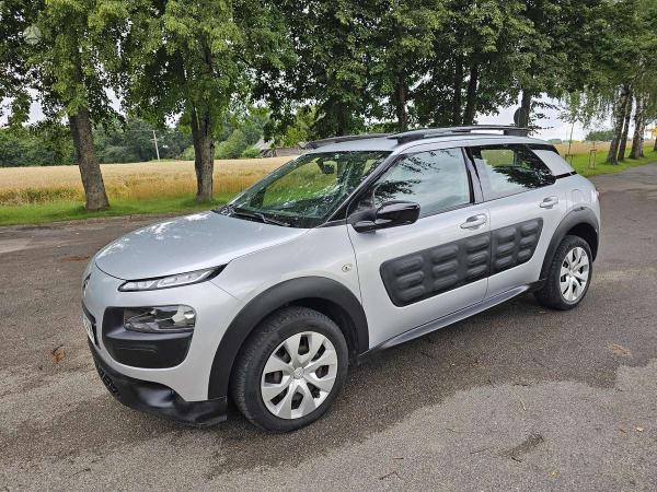 Grey Citroen C4 Cactus 2016 in Taurage, with an engine capacity of 1.20 L and mileage of 110 thousand km for 4900 €, photo 3 on AUTOMOTO.COM.LV