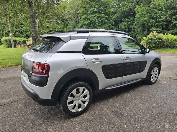 Grey Citroen C4 Cactus 2016 in Taurage, with an engine capacity of 1.20 L and mileage of 110 thousand km for 4900 €, photo 10 on AUTOMOTO.COM.LV