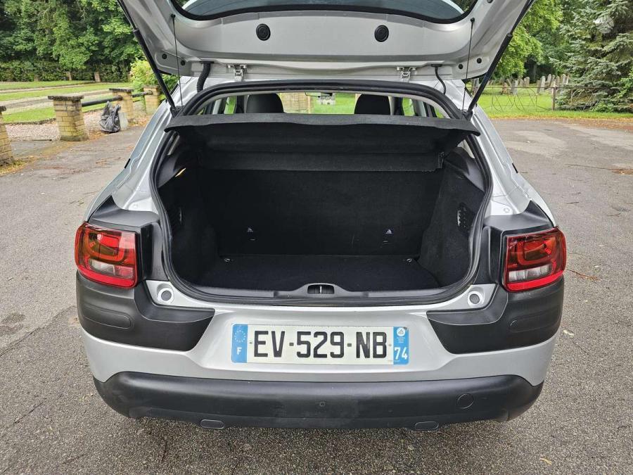 Pelēks Citroen C4 Cactus 2016 Tauragė, ar dzinēja tilpumu 1.20 L un nobraukumu 110 tūkst. km par 4900 €, foto 15 vietnē AUTOMOTO.COM.LV