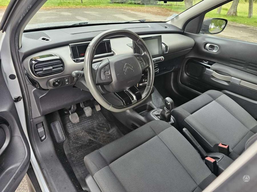Pelēks Citroen C4 Cactus 2016 Tauragė, ar dzinēja tilpumu 1.20 L un nobraukumu 110 tūkst. km par 4900 €, foto 16 vietnē AUTOMOTO.COM.LV