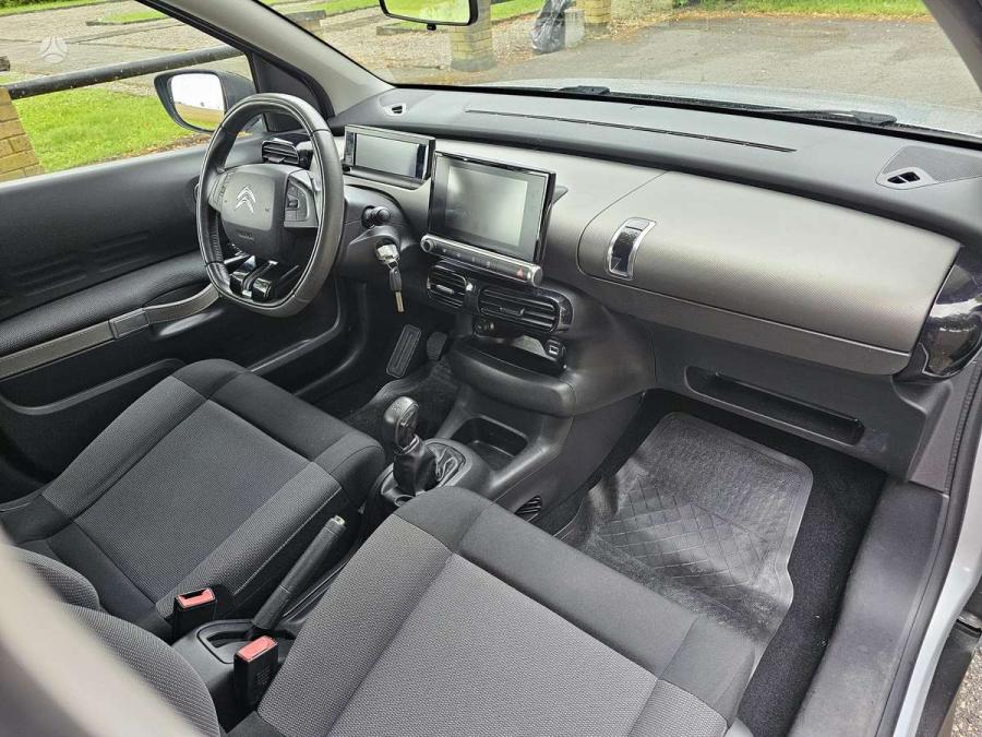 Pelēks Citroen C4 Cactus 2016 Tauragė, ar dzinēja tilpumu 1.20 L un nobraukumu 110 tūkst. km par 4900 €, foto 19 vietnē AUTOMOTO.COM.LV