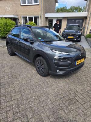 Pelēks Citroen C4 Cactus 2016 Kauņa, ar dzinēja tilpumu 1.60 L un nobraukumu 230 tūkst. km par 4990 €, foto  vietnē AUTOMOTO.COM.LV