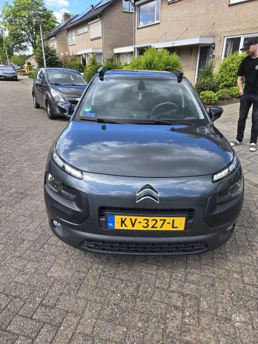Pelēks Citroen C4 Cactus 2016 Kauņa, ar dzinēja tilpumu 1.60 L un nobraukumu 230 tūkst. km par 4990 €, foto 3 vietnē AUTOMOTO.COM.LV