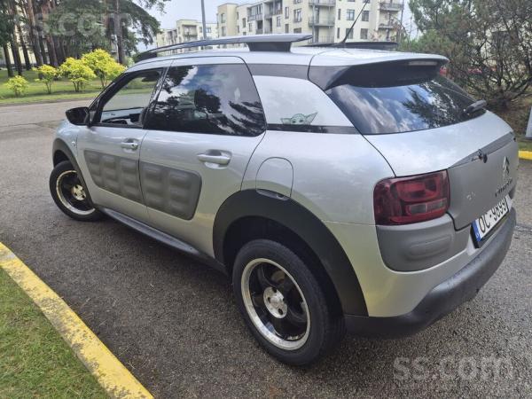 Pelēks Citroen C4 Cactus 2016 Rīga, ar dzinēja tilpumu 1.60 L un nobraukumu 0 tūkst. km par 4500 €, foto 4 vietnē AUTOMOTO.COM.LV