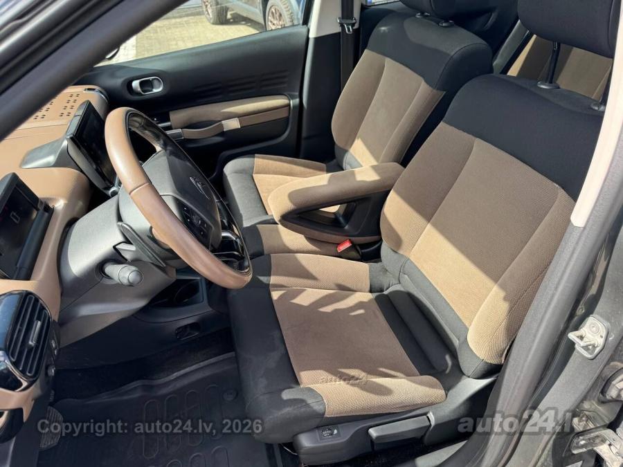 Grey Citroen C4 Cactus 2016 in Narva, with an engine capacity of 1.20 L and mileage of 153 thousand km for 5800 €, photo 8 on AUTOMOTO.COM.LV