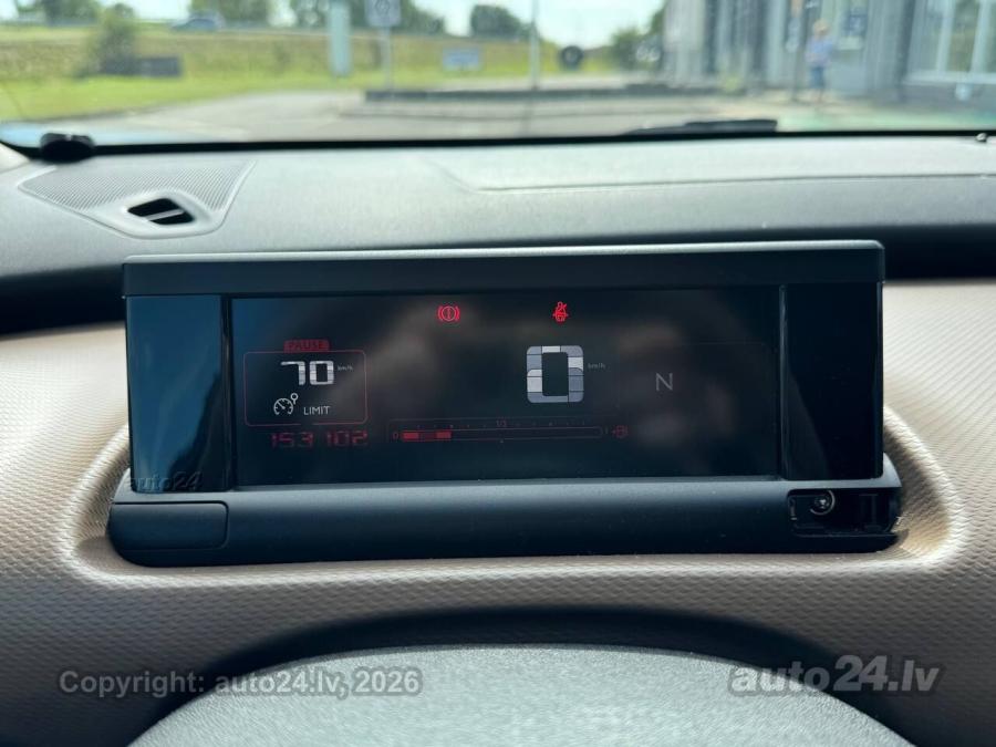 Grey Citroen C4 Cactus 2016 in Narva, with an engine capacity of 1.20 L and mileage of 153 thousand km for 5800 €, photo 14 on AUTOMOTO.COM.LV