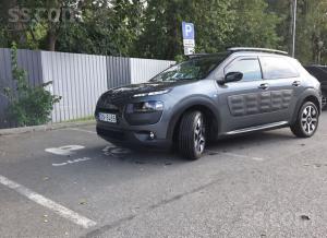 Pelēks Citroen C4 Cactus 2016 Rīga, ar dzinēja tilpumu 1.20 L un nobraukumu 166 tūkst. km par 6500 €, foto 5 vietnē AUTOMOTO.COM.LV