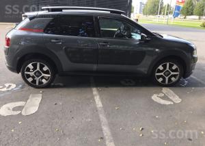 Pelēks Citroen C4 Cactus 2016 Rīga, ar dzinēja tilpumu 1.20 L un nobraukumu 166 tūkst. km par 6500 €, foto 6 vietnē AUTOMOTO.COM.LV
