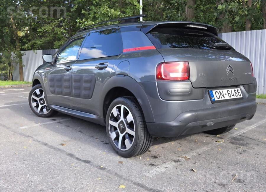 Pelēks Citroen C4 Cactus 2016 Rīga, ar dzinēja tilpumu 1.20 L un nobraukumu 166 tūkst. km par 6500 €, foto 8 vietnē AUTOMOTO.COM.LV