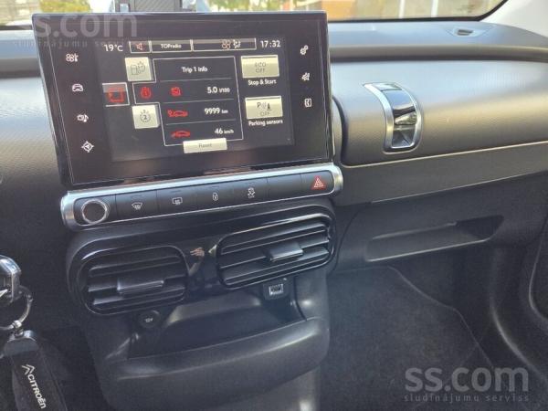 Pelēks Citroen C4 Cactus 2016 Rīga, ar dzinēja tilpumu 1.20 L un nobraukumu 166 tūkst. km par 6500 €, foto 9 vietnē AUTOMOTO.COM.LV