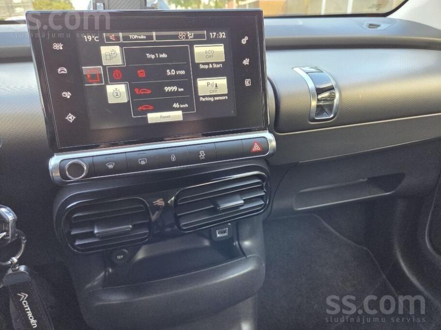Pelēks Citroen C4 Cactus 2016 Rīga, ar dzinēja tilpumu 1.20 L un nobraukumu 166 tūkst. km par 6500 €, foto 9 vietnē AUTOMOTO.COM.LV
