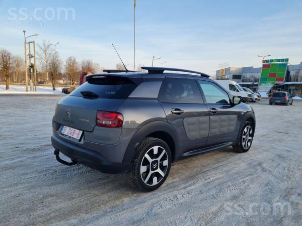 Pelēks Citroen C4 Cactus 2017 Ogre, ar dzinēja tilpumu 1.20 L un nobraukumu 0 tūkst. km par 6770 €, foto 5 vietnē AUTOMOTO.COM.LV