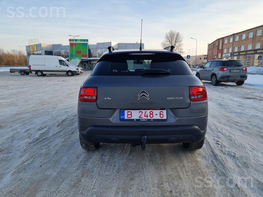 Pelēks Citroen C4 Cactus 2017 Ogre, ar dzinēja tilpumu 1.20 L un nobraukumu 0 tūkst. km par 6770 €, foto 6 vietnē AUTOMOTO.COM.LV