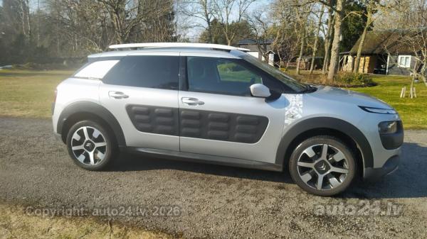 Pelēks Citroen C4 Cactus 2017 Kuresāre, ar dzinēja tilpumu 1.20 L un nobraukumu 110 tūkst. km par 7300 €, foto 2 vietnē AUTOMOTO.COM.LV