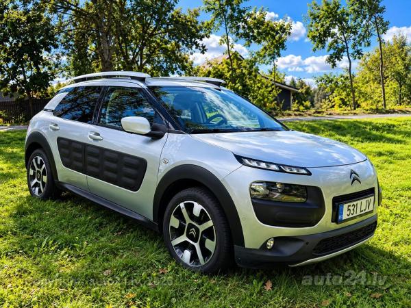 Citroen C4 Cactus 2017 in Tallinn on AUTOMOTO.COM.LV Grey Citroen C4 Cactus 2017 in Tallinn, with an engine capacity of 1.20 L and mileage of 116 thousand km for 7000 €, photo 5 on AUTOMOTO.COM.LV