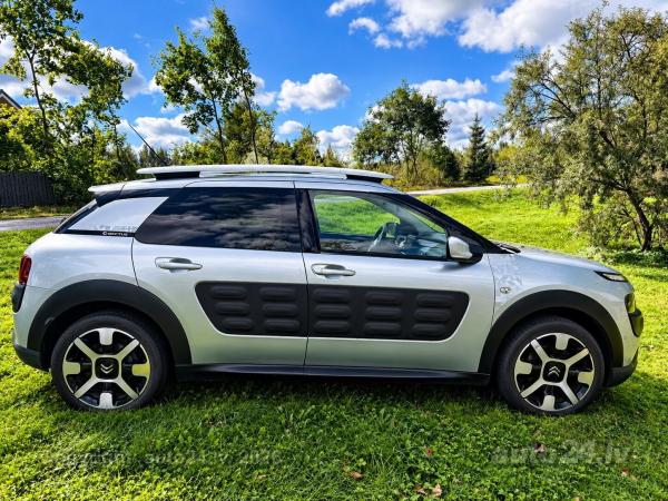 Citroen C4 Cactus 2017 in Tallinn on AUTOMOTO.COM.LV Grey Citroen C4 Cactus 2017 in Tallinn, with an engine capacity of 1.20 L and mileage of 116 thousand km for 7000 €, photo 6 on AUTOMOTO.COM.LV