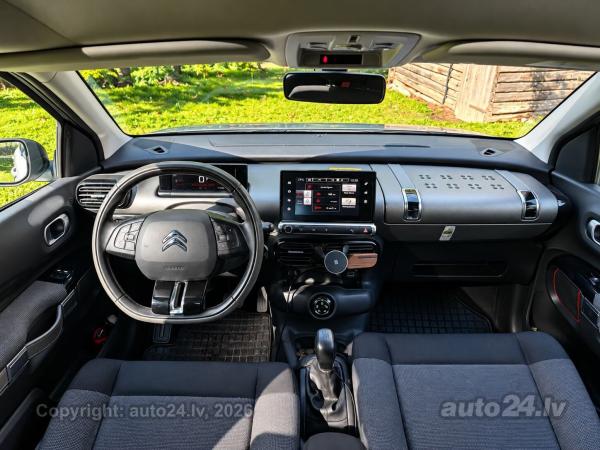 Citroen C4 Cactus 2017 in Tallinn on AUTOMOTO.COM.LV Grey Citroen C4 Cactus 2017 in Tallinn, with an engine capacity of 1.20 L and mileage of 116 thousand km for 7000 €, photo 8 on AUTOMOTO.COM.LV