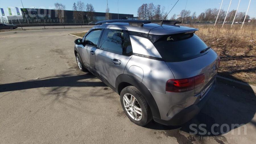 Pelēks Citroen C4 Cactus 2018 Rīga, ar dzinēja tilpumu 1.20 L un nobraukumu 106 tūkst. km par 7200 €, foto 5 vietnē AUTOMOTO.COM.LV
