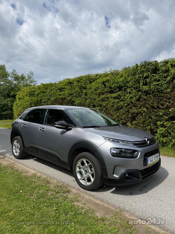 Pelēks Citroen C4 Cactus 2018 Tallina, ar dzinēja tilpumu 1.20 L un nobraukumu 88 tūkst. km par 9500 €, foto 3 vietnē AUTOMOTO.COM.LV