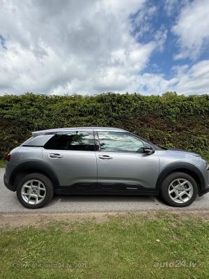 Pelēks Citroen C4 Cactus 2018 Tallina, ar dzinēja tilpumu 1.20 L un nobraukumu 88 tūkst. km par 9500 €, foto 5 vietnē AUTOMOTO.COM.LV
