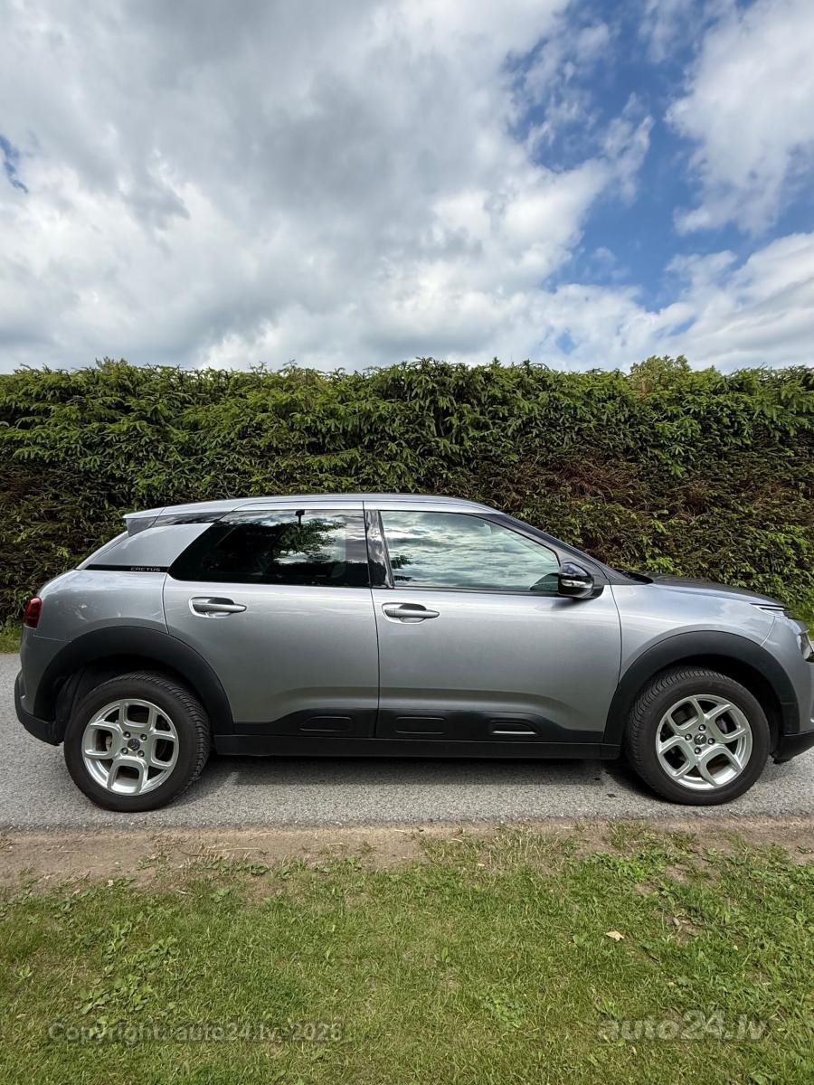 Pelēks Citroen C4 Cactus 2018 Tallina, ar dzinēja tilpumu 1.20 L un nobraukumu 88 tūkst. km par 9500 €, foto 5 vietnē AUTOMOTO.COM.LV
