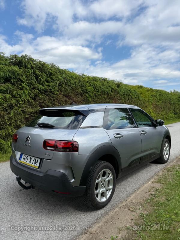 Pelēks Citroen C4 Cactus 2018 Tallina, ar dzinēja tilpumu 1.20 L un nobraukumu 88 tūkst. km par 9500 €, foto 5 vietnē AUTOMOTO.COM.LV