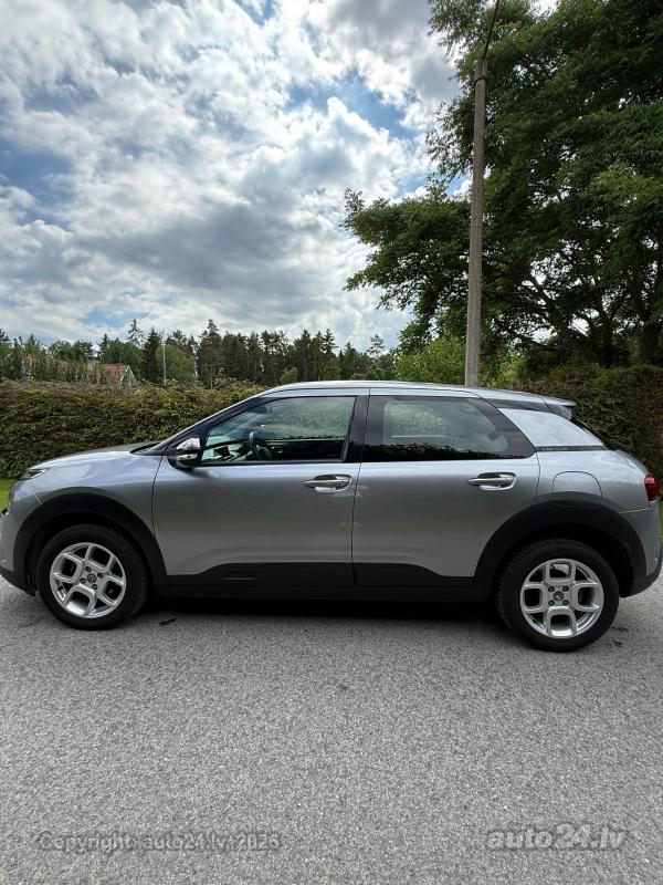 Pelēks Citroen C4 Cactus 2018 Tallina, ar dzinēja tilpumu 1.20 L un nobraukumu 88 tūkst. km par 9500 €, foto 8 vietnē AUTOMOTO.COM.LV