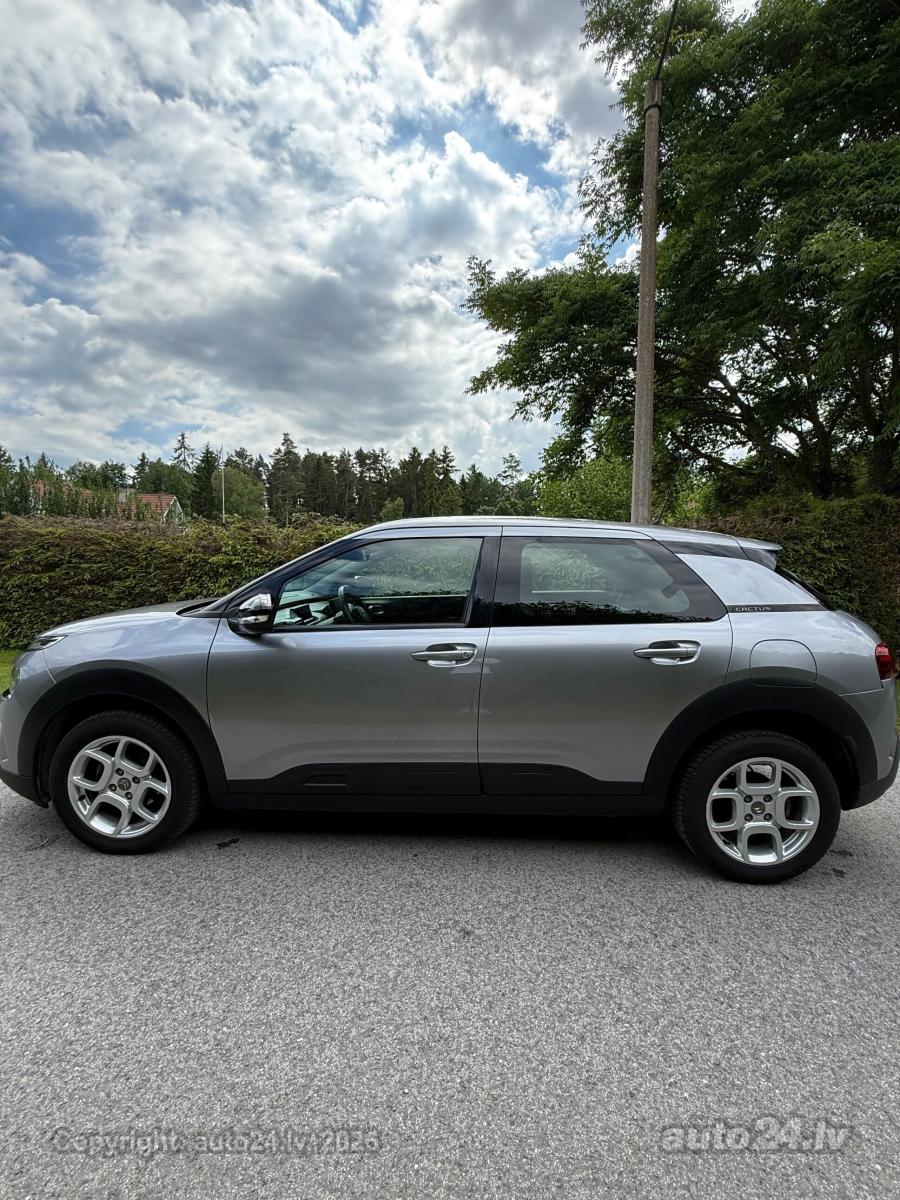 Pelēks Citroen C4 Cactus 2018 Tallina, ar dzinēja tilpumu 1.20 L un nobraukumu 88 tūkst. km par 9500 €, foto 9 vietnē AUTOMOTO.COM.LV